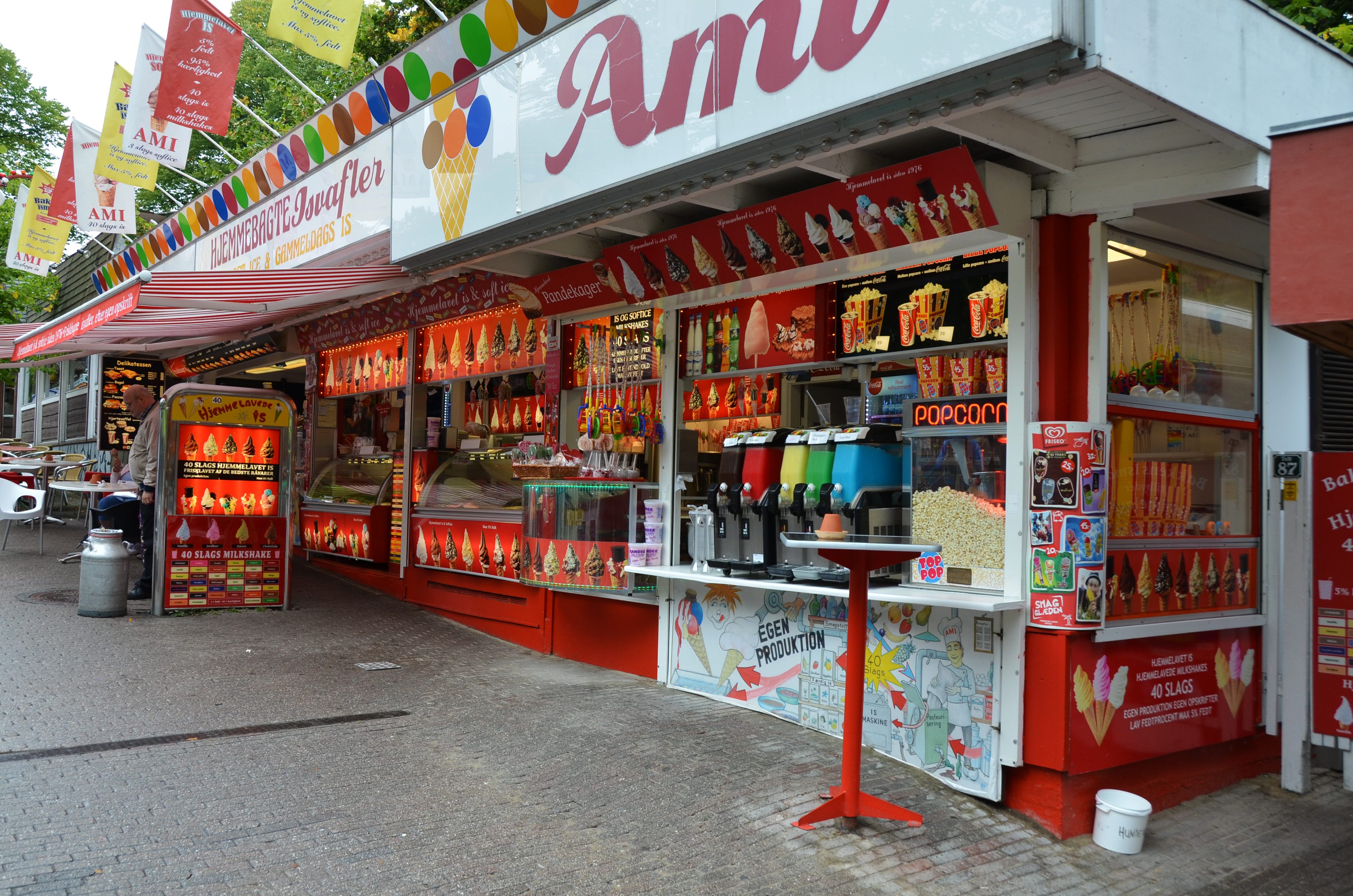 Ami Isbar – Hjemmelavet is og lækre sandwich - Bakken